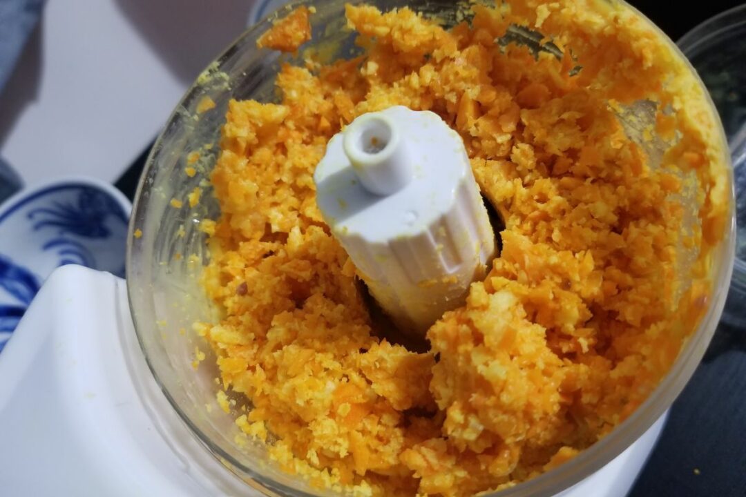 How to Make Turmeric Paste (With Fresh Root or Dried)
