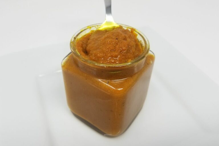 How to Make Turmeric Paste (With Fresh Root or Dried)