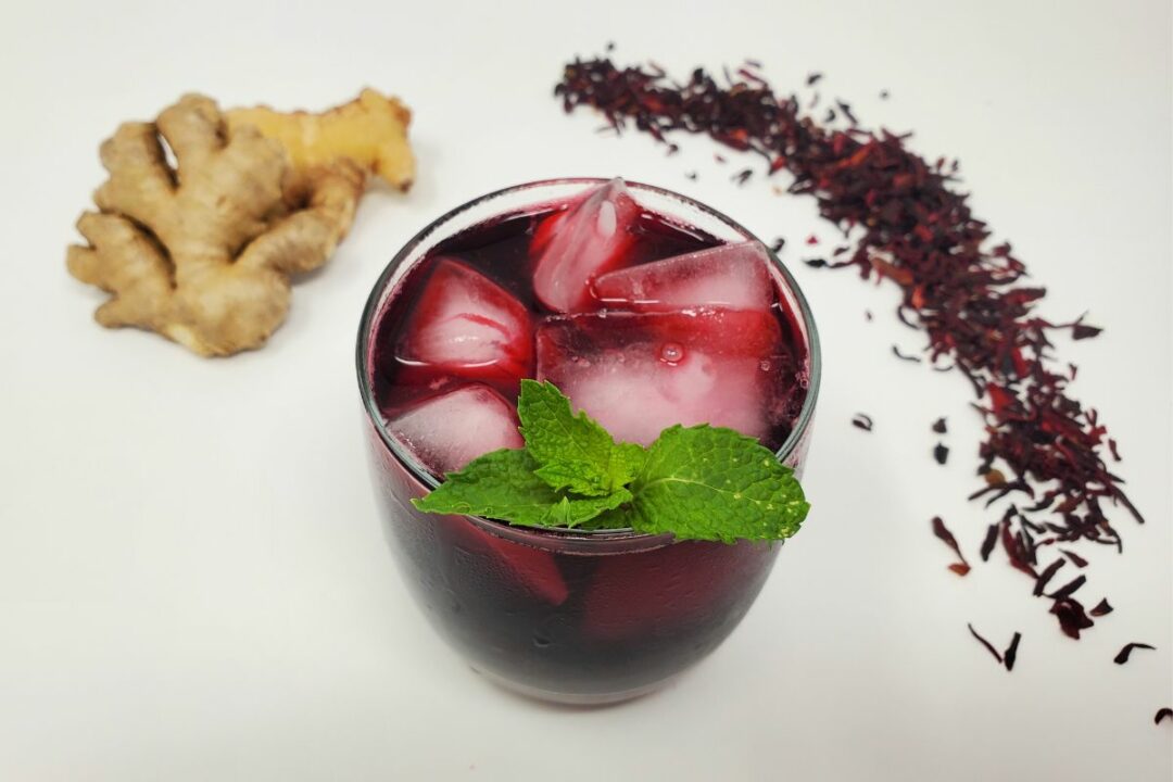 How to Make Roselle Tea (Hibiscus Tea With Dried Flowers)