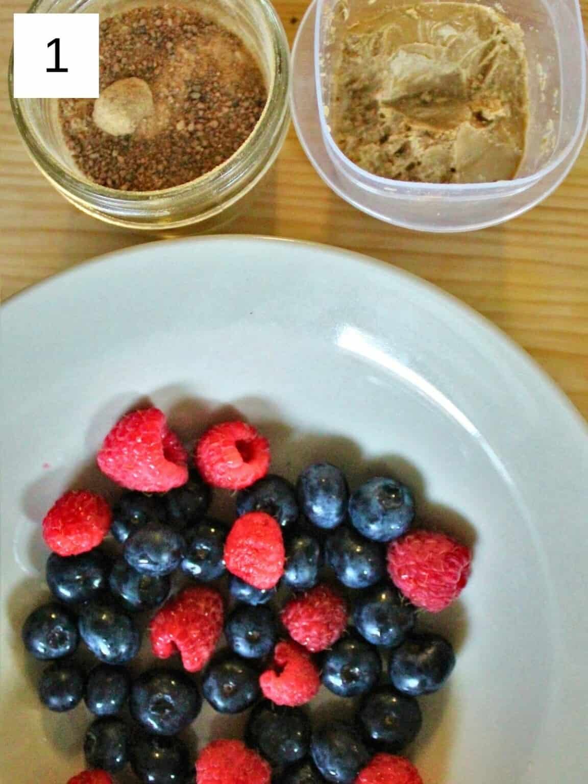 Creamy Coconut Berry Bowl (5 Minute Recipe) | Low Histamine Eats