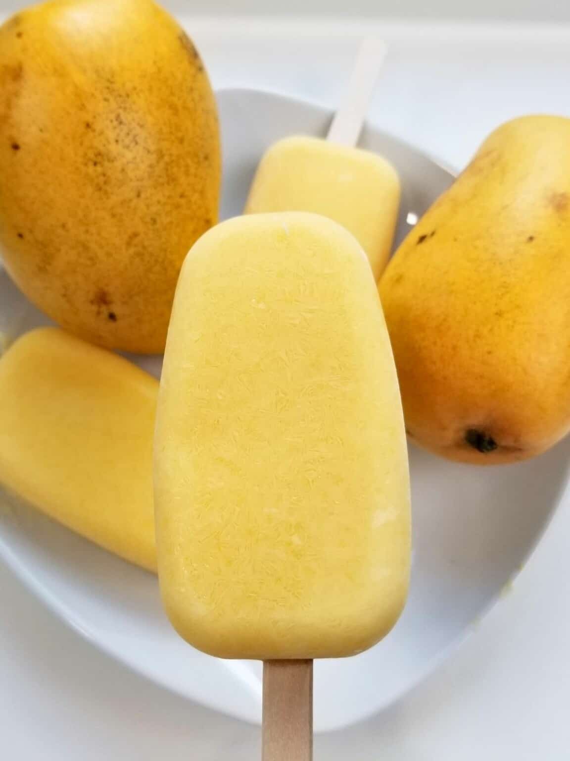 Creamy Mango Popsicles (Vegan, 2 Ingredients!)