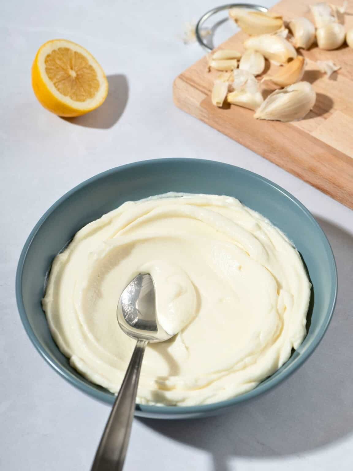 Easy Toum Recipe (Lebanese Garlic Mayo) | Low Histamine Eats